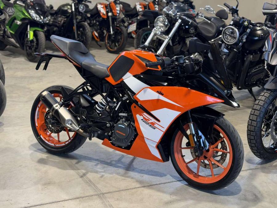 Orange KTM RC 2017 in Siauliai, with an engine capacity of 0.13 L and mileage of 19 thousand km for 2300 €, photo 1 on AUTOMOTO.COM.LV