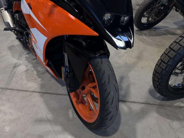Orange KTM RC 2017 in Siauliai, with an engine capacity of 0.13 L and mileage of 19 thousand km for 2300 €, photo 3 on AUTOMOTO.COM.LV