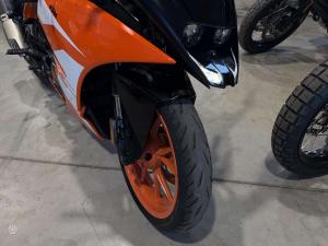 Orange KTM RC 2017 in Siauliai, with an engine capacity of 0.13 L and mileage of 19 thousand km for 2300 €, photo 4 on AUTOMOTO.COM.LV