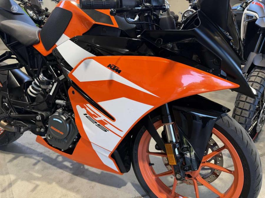 Orange KTM RC 2017 in Siauliai, with an engine capacity of 0.13 L and mileage of 19 thousand km for 2300 €, photo 7 on AUTOMOTO.COM.LV