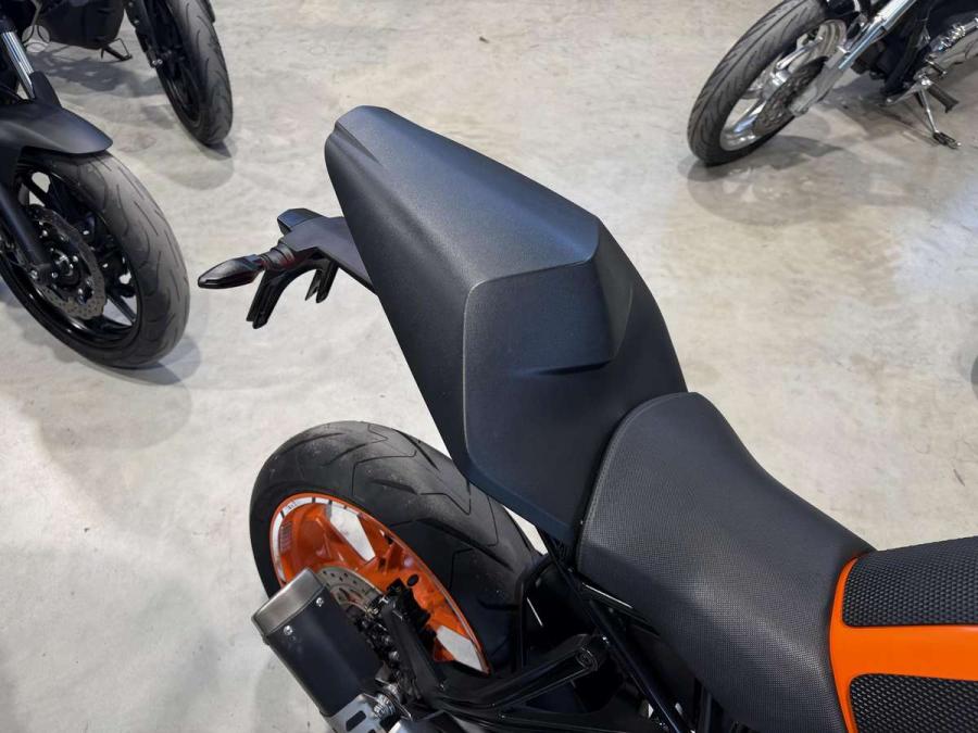 Orange KTM RC 2017 in Siauliai, with an engine capacity of 0.13 L and mileage of 19 thousand km for 2300 €, photo 11 on AUTOMOTO.COM.LV