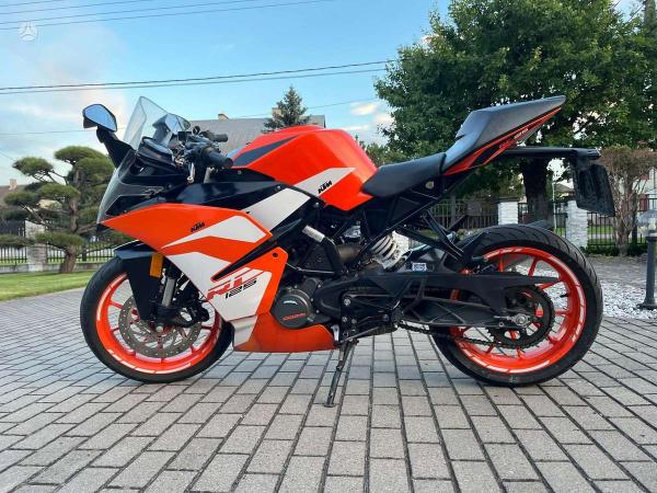 Orange KTM RC 2018 in Mazeikiai, with an engine capacity of 0.13 L and mileage of 28 thousand km for 2050 €, photo 2 on AUTOMOTO.COM.LV