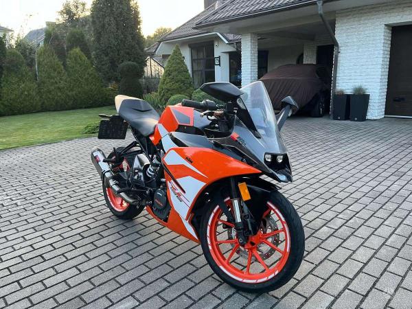 Orange KTM RC 2018 in Mazeikiai, with an engine capacity of 0.13 L and mileage of 28 thousand km for 2050 €, photo 3 on AUTOMOTO.COM.LV