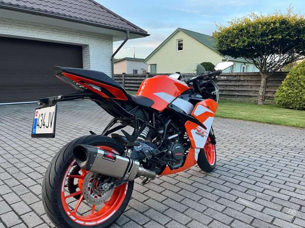 Orange KTM RC 2018 in Mazeikiai, with an engine capacity of 0.13 L and mileage of 28 thousand km for 2050 €, photo 4 on AUTOMOTO.COM.LV