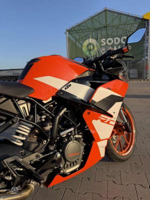 Orange KTM RC 2018 in Mazeikiai, with an engine capacity of 0.13 L and mileage of 27 thousand km for 2350 €, photo 4 on AUTOMOTO.COM.LV