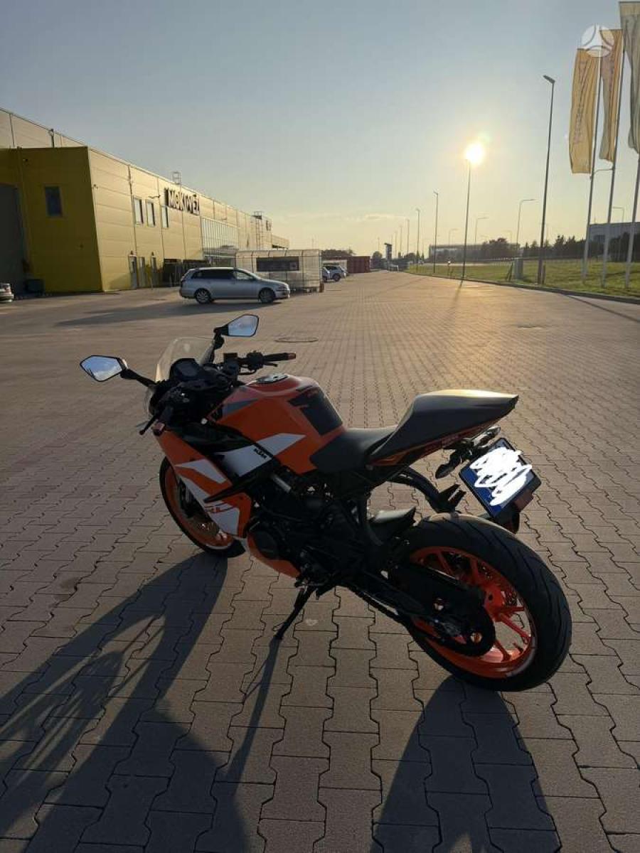 Orange KTM RC 2018 in Mazeikiai, with an engine capacity of 0.13 L and mileage of 27 thousand km for 2350 €, photo 8 on AUTOMOTO.COM.LV