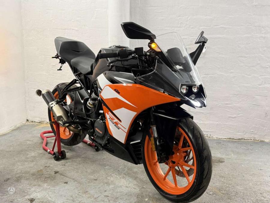Oranžs KTM RC 2020 Marijampole, ar dzinēja tilpumu 0.13 L un nobraukumu 24 tūkst. km par 2050 €, foto 1 vietnē AUTOMOTO.COM.LV