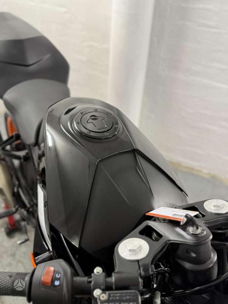 Oranžs KTM RC 2020 Marijampole, ar dzinēja tilpumu 0.13 L un nobraukumu 24 tūkst. km par 2050 €, foto 11 vietnē AUTOMOTO.COM.LV