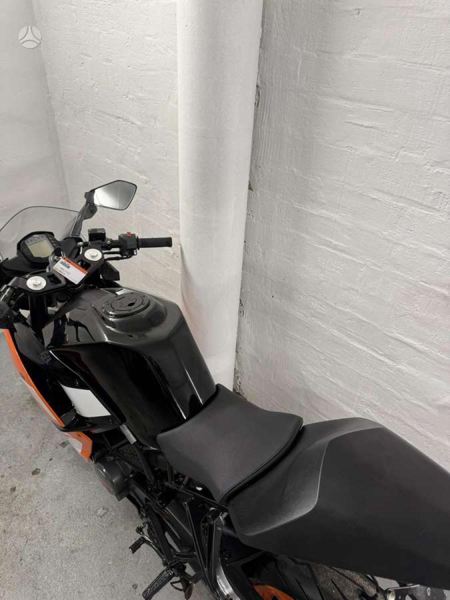 Oranžs KTM RC 2020 Marijampole, ar dzinēja tilpumu 0.13 L un nobraukumu 24 tūkst. km par 2050 €, foto 14 vietnē AUTOMOTO.COM.LV