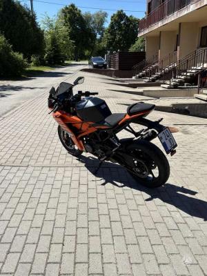 Orange KTM RC 2024 in Klaipeda, with an engine capacity of 0.13 L and mileage of 9 thousand km for 3700 €, photo 4 on AUTOMOTO.COM.LV