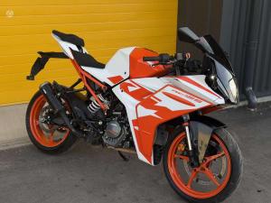 White KTM RC 2024 in Siauliai, with an engine capacity of 0.13 L and mileage of 16 thousand km for 2150 €, photo 3 on AUTOMOTO.COM.LV