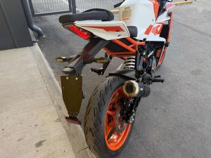 White KTM RC 2024 in Siauliai, with an engine capacity of 0.13 L and mileage of 16 thousand km for 2150 €, photo 16 on AUTOMOTO.COM.LV