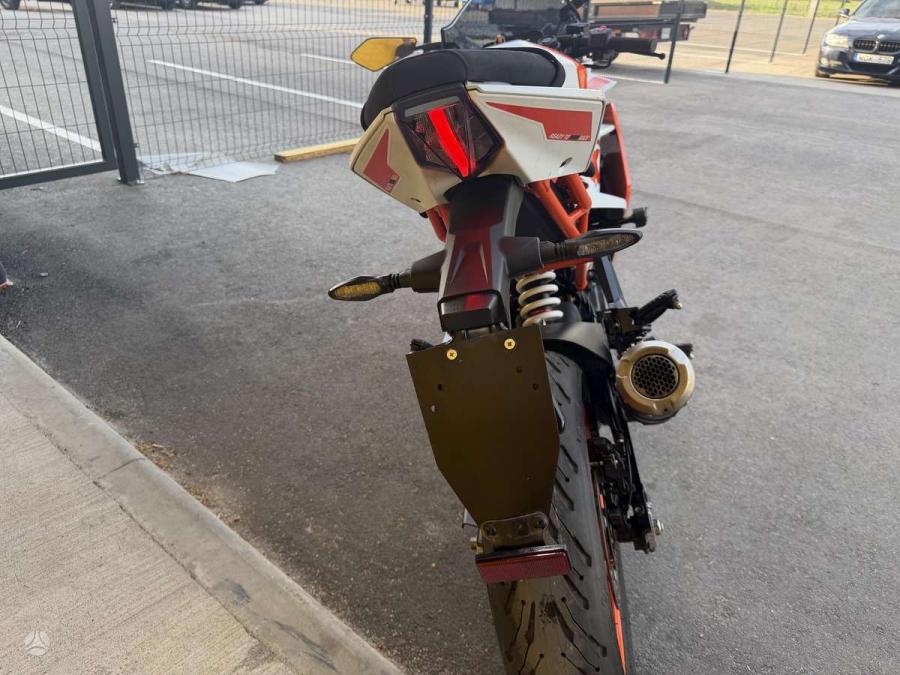 White KTM RC 2024 in Siauliai, with an engine capacity of 0.13 L and mileage of 16 thousand km for 2150 €, photo 17 on AUTOMOTO.COM.LV