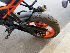 White KTM RC 2024 in Siauliai, with an engine capacity of 0.13 L and mileage of 16 thousand km for 2150 €, photo 18 on AUTOMOTO.COM.LV