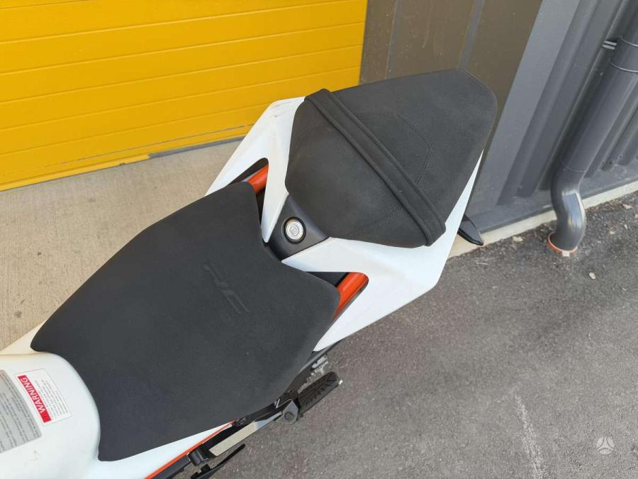 White KTM RC 2024 in Siauliai, with an engine capacity of 0.13 L and mileage of 16 thousand km for 2150 €, photo 26 on AUTOMOTO.COM.LV