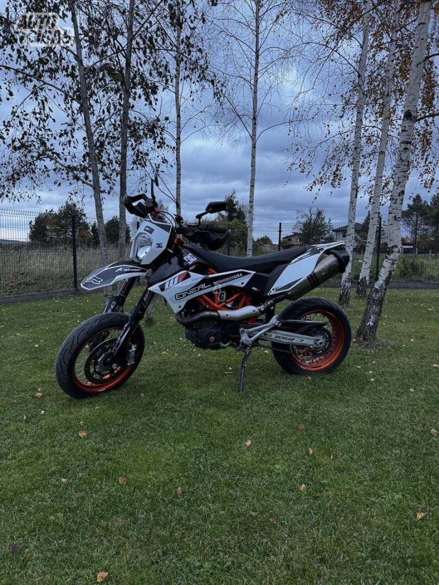 KTM SMC 2015 Viļņa, ar dzinēja tilpumu 0.69 L un nobraukumu 25 tūkst. km par 4650 €, foto 1 vietnē AUTOMOTO.COM.LV