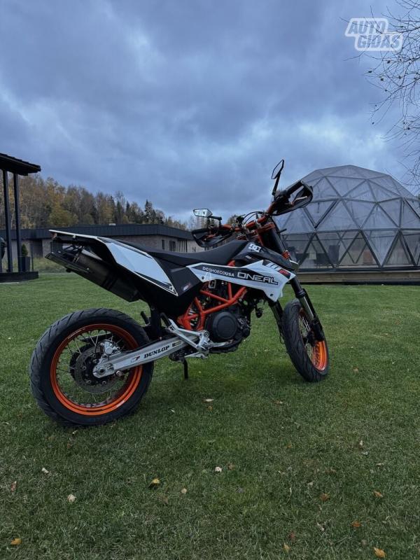 KTM SMC 2015 Viļņa, ar dzinēja tilpumu 0.69 L un nobraukumu 25 tūkst. km par 4650 €, foto 5 vietnē AUTOMOTO.COM.LV