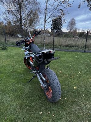 KTM SMC 2015 Viļņa, ar dzinēja tilpumu 0.69 L un nobraukumu 25 tūkst. km par 4650 €, foto 6 vietnē AUTOMOTO.COM.LV