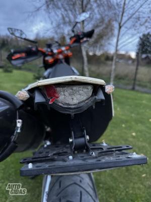 KTM SMC 2015 Viļņa, ar dzinēja tilpumu 0.69 L un nobraukumu 25 tūkst. km par 4650 €, foto 11 vietnē AUTOMOTO.COM.LV