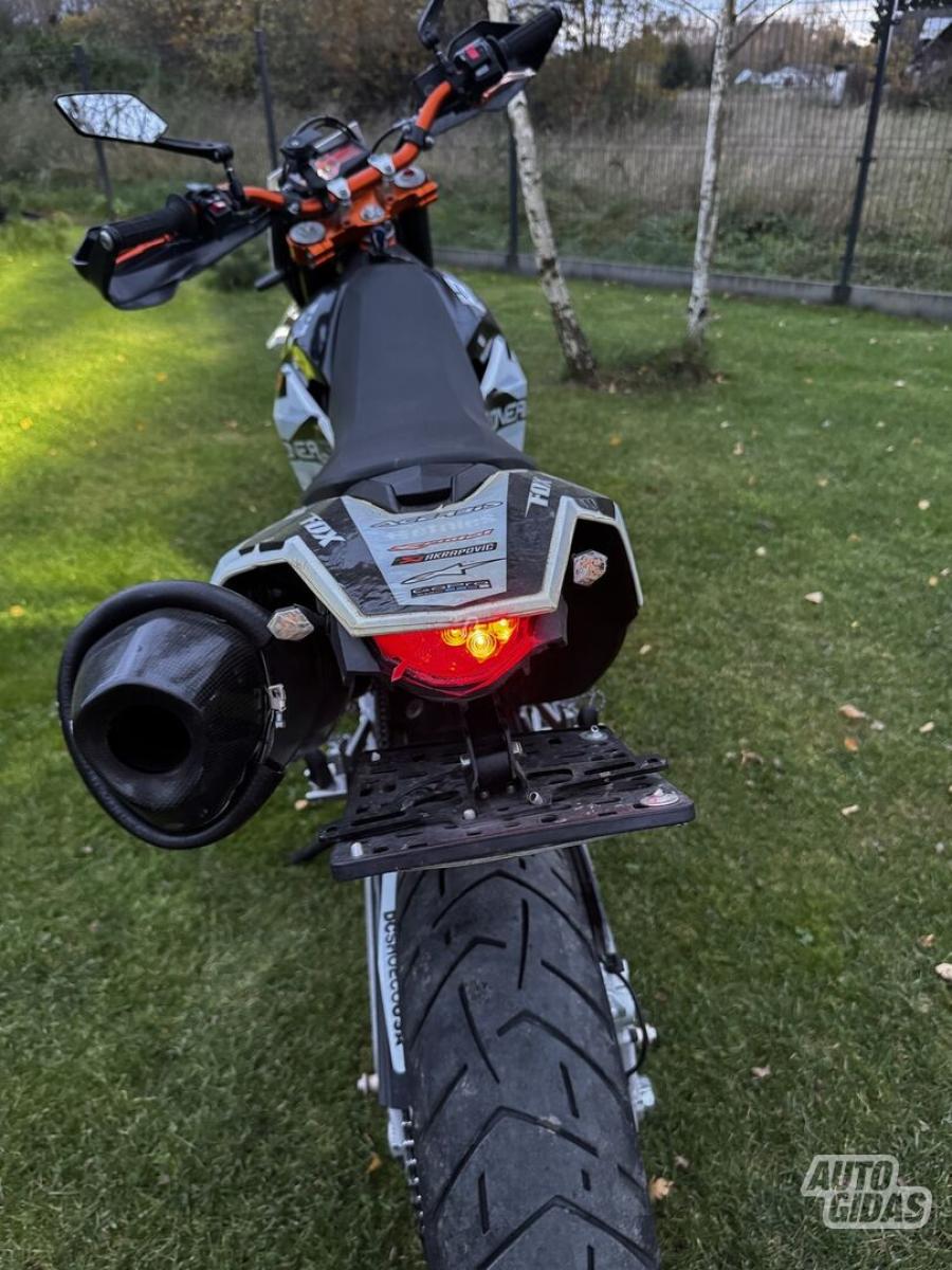 KTM SMC 2015 Viļņa, ar dzinēja tilpumu 0.69 L un nobraukumu 25 tūkst. km par 4650 €, foto 12 vietnē AUTOMOTO.COM.LV