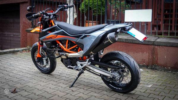 KTM SMC 2022 in Vilnius, with an engine capacity of 0.69 L and mileage of 6 thousand km for 8800 €, photo 4 on AUTOMOTO.COM.LV