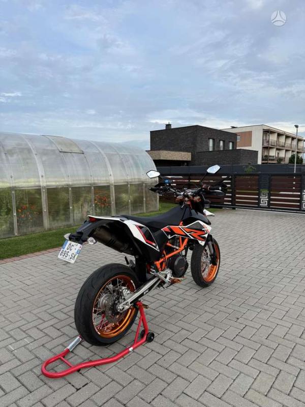 Orange KTM SMC 2014 in Klaipeda, with an engine capacity of 0.69 L and mileage of 19 thousand km for 5999 €, photo 3 on AUTOMOTO.COM.LV