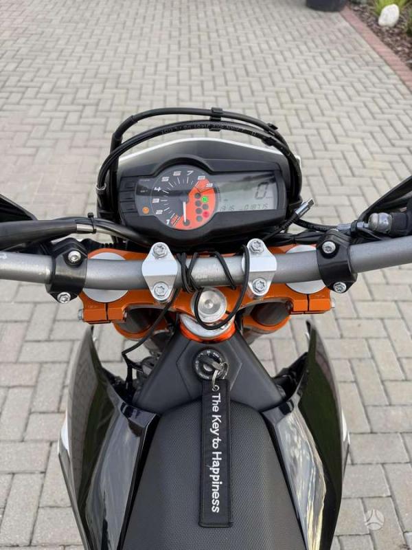 Orange KTM SMC 2014 in Klaipeda, with an engine capacity of 0.69 L and mileage of 19 thousand km for 5999 €, photo 11 on AUTOMOTO.COM.LV