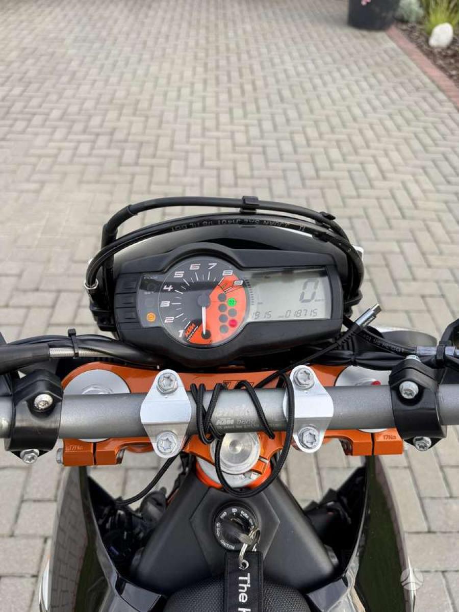 Orange KTM SMC 2014 in Klaipeda, with an engine capacity of 0.69 L and mileage of 19 thousand km for 5999 €, photo 12 on AUTOMOTO.COM.LV