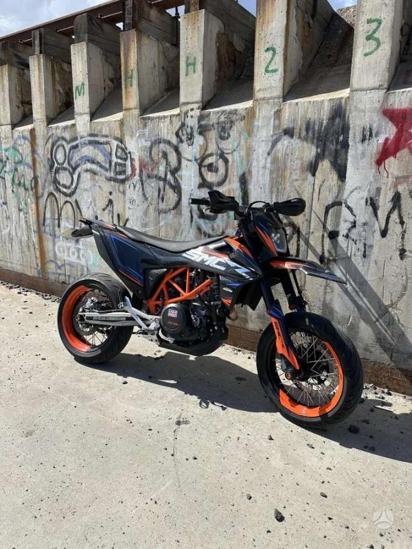 Oranžs KTM SMC 2020 Panevēža, ar dzinēja tilpumu 0.69 L un nobraukumu 18 tūkst. km par 6000 €, foto 1 vietnē AUTOMOTO.COM.LV