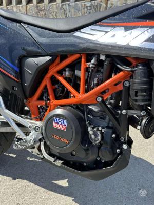 Oranžs KTM SMC 2020 Panevēža, ar dzinēja tilpumu 0.69 L un nobraukumu 18 tūkst. km par 6000 €, foto 10 vietnē AUTOMOTO.COM.LV
