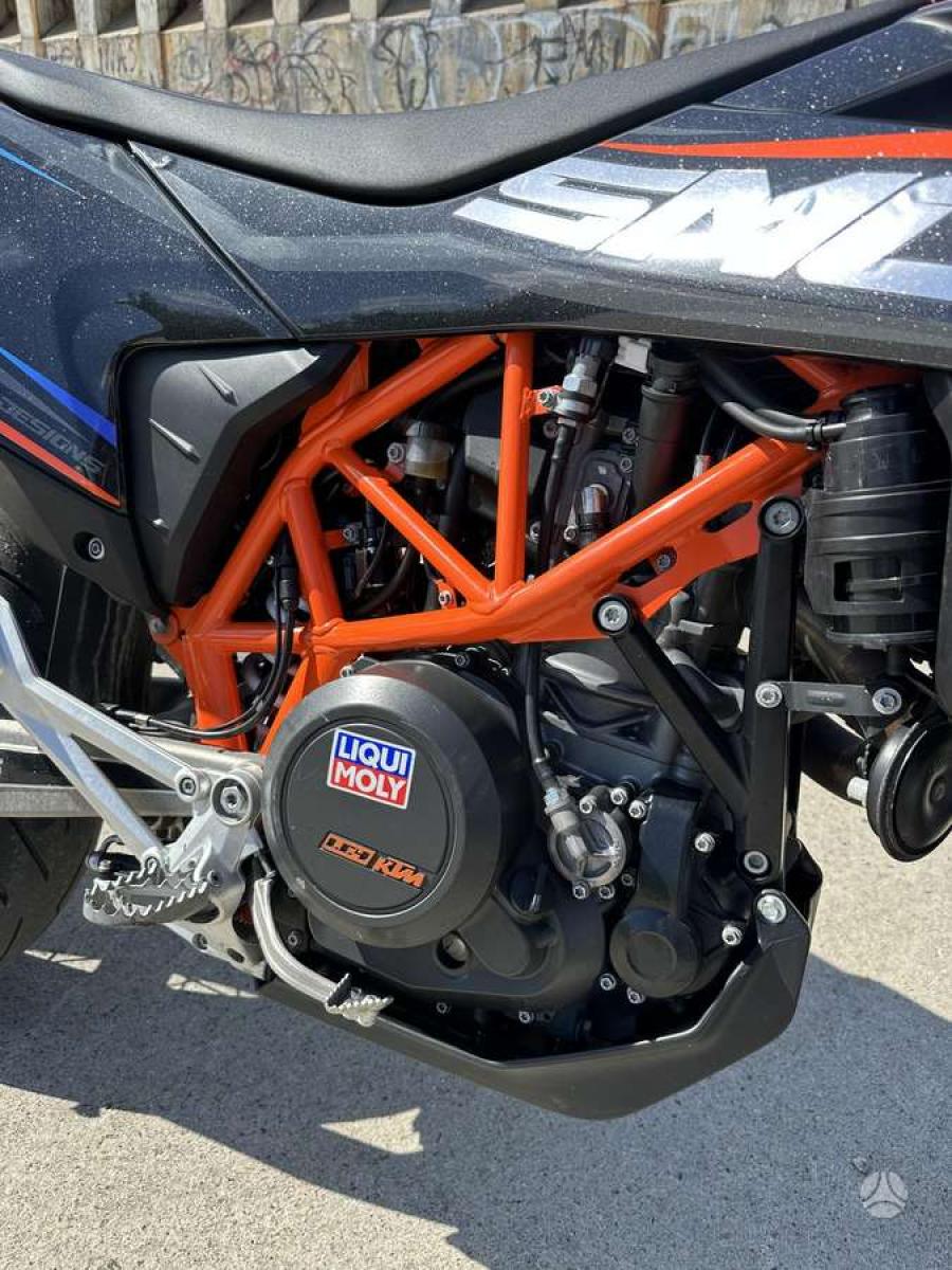 Oranžs KTM SMC 2020 Panevēža, ar dzinēja tilpumu 0.69 L un nobraukumu 18 tūkst. km par 6000 €, foto 10 vietnē AUTOMOTO.COM.LV