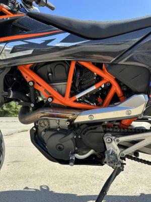 Oranžs KTM SMC 2020 Panevēža, ar dzinēja tilpumu 0.69 L un nobraukumu 18 tūkst. km par 6000 €, foto 11 vietnē AUTOMOTO.COM.LV