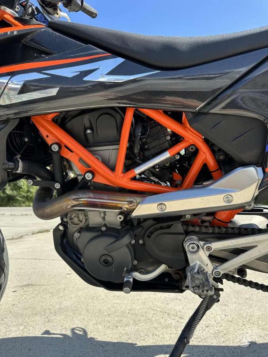 Oranžs KTM SMC 2020 Panevēža, ar dzinēja tilpumu 0.69 L un nobraukumu 18 tūkst. km par 6000 €, foto 11 vietnē AUTOMOTO.COM.LV
