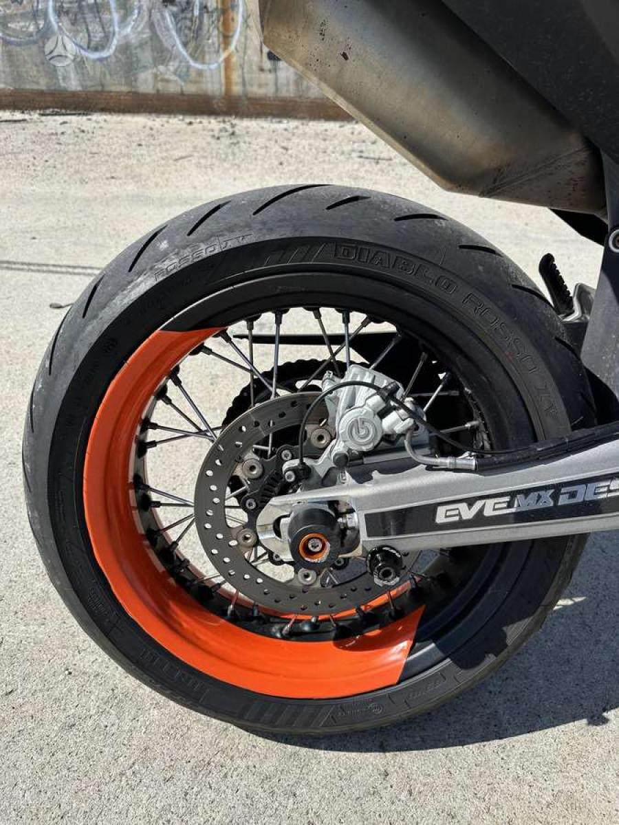 Oranžs KTM SMC 2020 Panevēža, ar dzinēja tilpumu 0.69 L un nobraukumu 18 tūkst. km par 6000 €, foto 12 vietnē AUTOMOTO.COM.LV