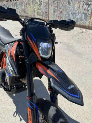 Oranžs KTM SMC 2020 Panevēža, ar dzinēja tilpumu 0.69 L un nobraukumu 18 tūkst. km par 6000 €, foto 14 vietnē AUTOMOTO.COM.LV