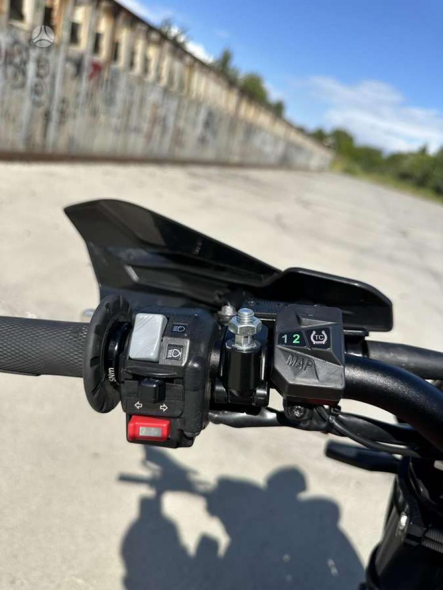 Oranžs KTM SMC 2020 Panevēža, ar dzinēja tilpumu 0.69 L un nobraukumu 18 tūkst. km par 6000 €, foto 15 vietnē AUTOMOTO.COM.LV