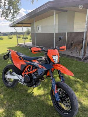 Orange KTM SMC 2026 in Kelme, with an engine capacity of 0.69 L and mileage of 0 thousand km for 7500 €, photo  on AUTOMOTO.COM.LV
