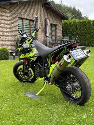 Violet KTM SMC 2009 in Anyksciai, with an engine capacity of 0.79 L and mileage of 34 thousand km for 4200 €, photo  on AUTOMOTO.COM.LV