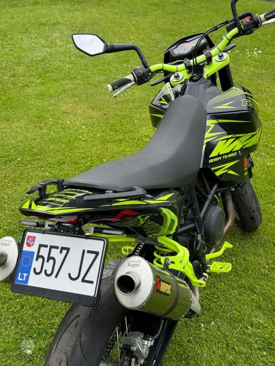 Violet KTM SMC 2009 in Anyksciai, with an engine capacity of 0.79 L and mileage of 34 thousand km for 4200 €, photo 3 on AUTOMOTO.COM.LV