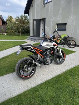 Balts KTM SMC 2019 Panevēža, ar dzinēja tilpumu 0.13 L un nobraukumu 18 tūkst. km par 2100 €, foto 4 vietnē AUTOMOTO.COM.LV