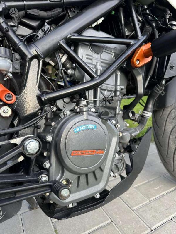 White KTM SMC 2019 in Panevezys, with an engine capacity of 0.13 L and mileage of 18 thousand km for 2100 €, photo 7 on AUTOMOTO.COM.LV