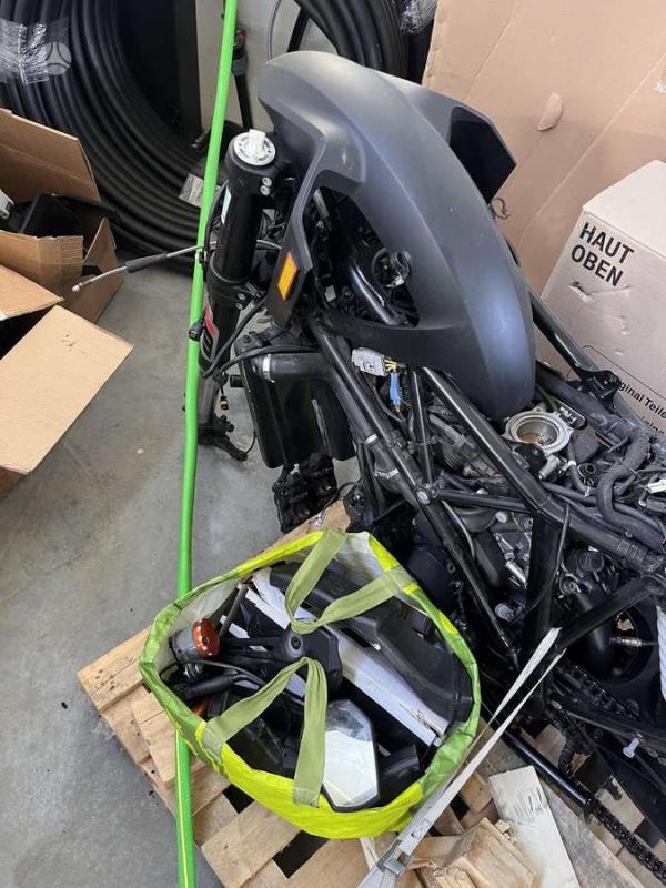 Melns KTM Super Adventure 2018 Tauragė, ar dzinēja tilpumu 1.30 L un nobraukumu 20 tūkst. km par 3700 €, foto 1 vietnē AUTOMOTO.COM.LV