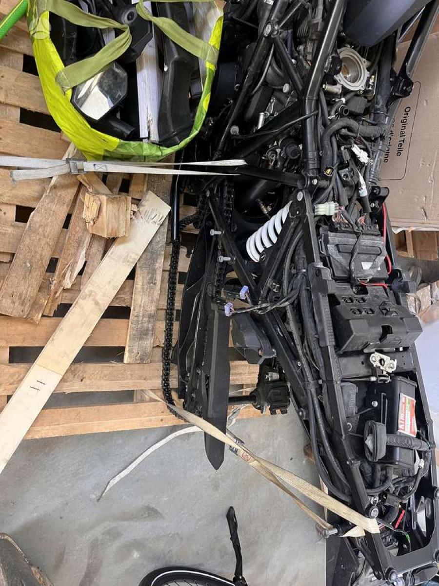Melns KTM Super Adventure 2018 Tauragė, ar dzinēja tilpumu 1.30 L un nobraukumu 20 tūkst. km par 3700 €, foto 3 vietnē AUTOMOTO.COM.LV