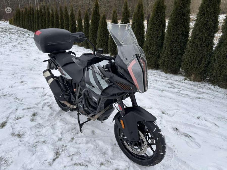 Black KTM Super Adventure 2020 in Elektrenai, with an engine capacity of 1.30 L and mileage of 105 thousand km for 7000 €, photo 20 on AUTOMOTO.COM.LV