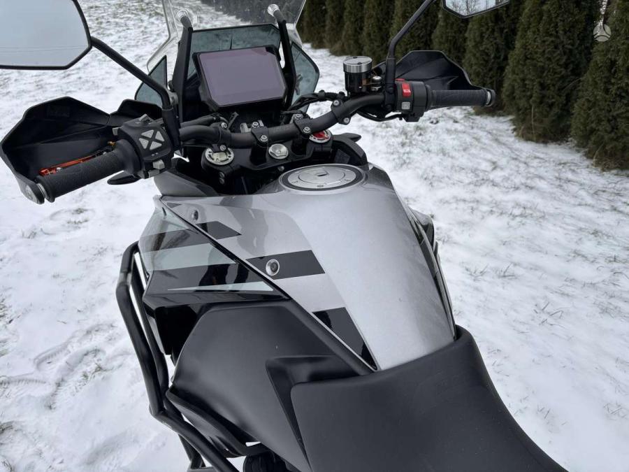 Black KTM Super Adventure 2020 in Elektrenai, with an engine capacity of 1.30 L and mileage of 105 thousand km for 7000 €, photo 21 on AUTOMOTO.COM.LV