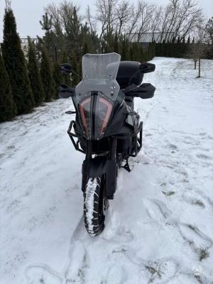 Black KTM Super Adventure 2020 in Elektrenai, with an engine capacity of 1.30 L and mileage of 105 thousand km for 7000 €, photo 22 on AUTOMOTO.COM.LV