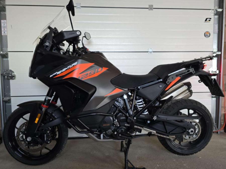 Black KTM Super Adventure 2021 in Kaunas, with an engine capacity of 1.30 L and mileage of 22 thousand km for 15500 €, photo 3 on AUTOMOTO.COM.LV