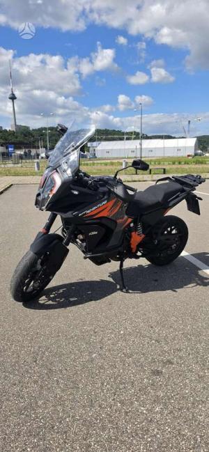 Black KTM Super Adventure 2021 in Vilnius, with an engine capacity of 1.29 L and mileage of 40 thousand km for 12000 €, photo 8 on AUTOMOTO.COM.LV