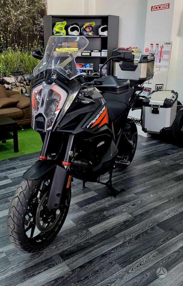 Black KTM Super Adventure 2022 in Taurage, with an engine capacity of 1.29 L and mileage of 25 thousand km for 13800 €, photo 4 on AUTOMOTO.COM.LV