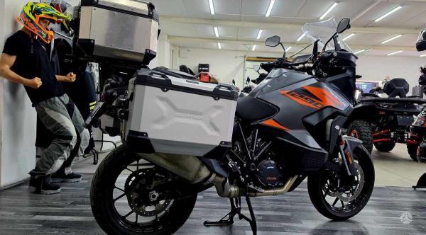 Black KTM Super Adventure 2022 in Taurage, with an engine capacity of 1.29 L and mileage of 25 thousand km for 13800 €, photo 6 on AUTOMOTO.COM.LV